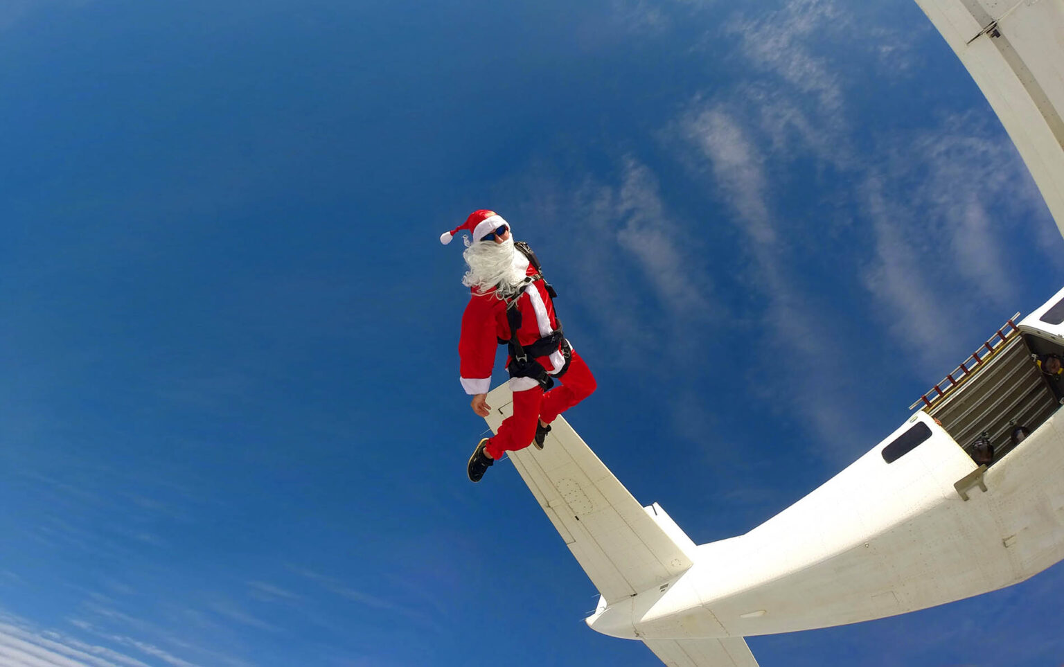 UK Parachuting Skydiving Centre open 7 days a week London, East Anglia